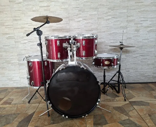 "bateria musical" - Instrumentos musicais no Brasil