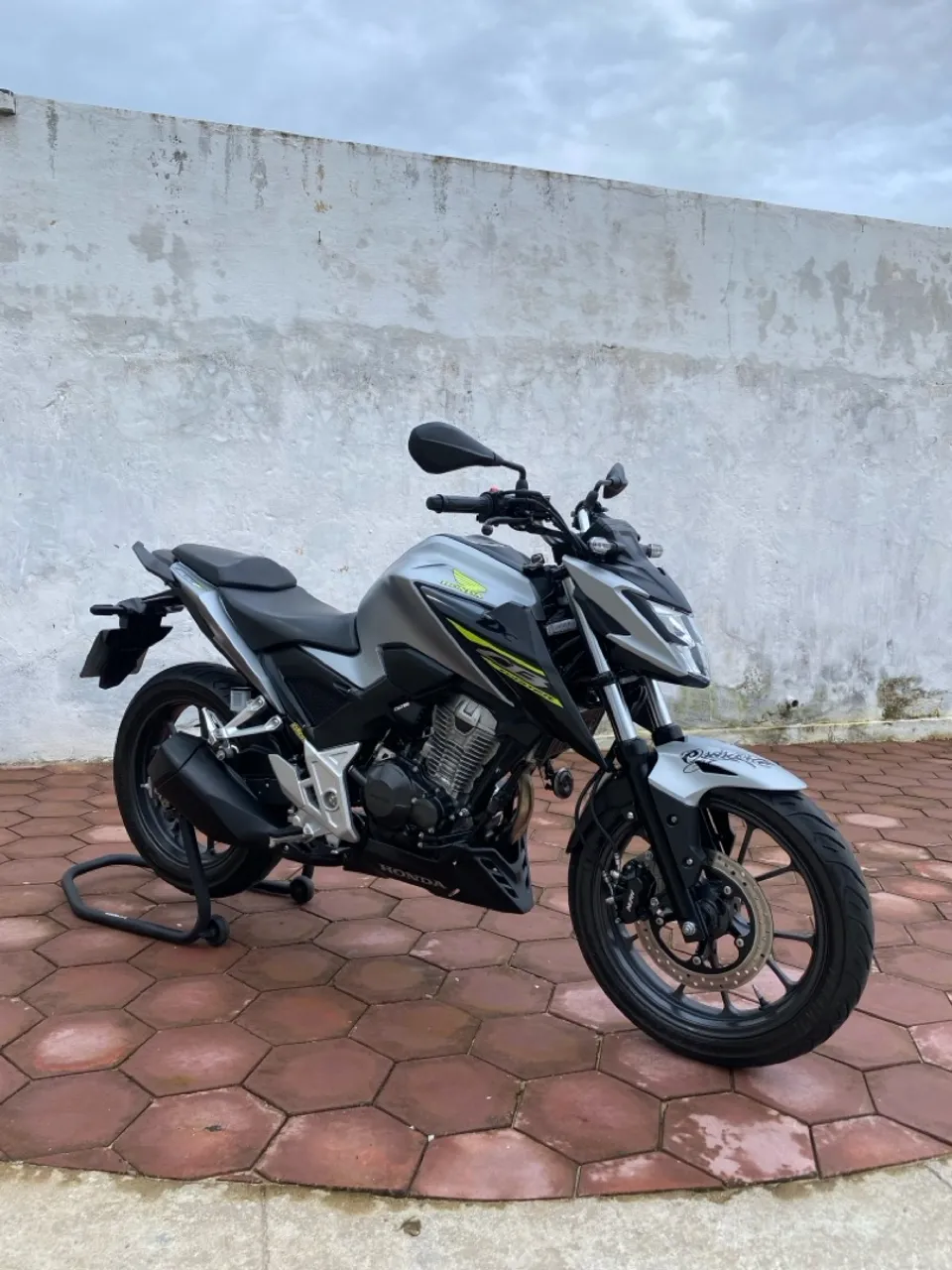 Motos HONDA CB 300F TWISTER FLEX no Brasil