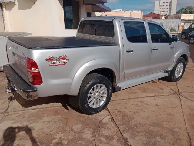 TOYOTA HILUX 2013 Usados e Novos