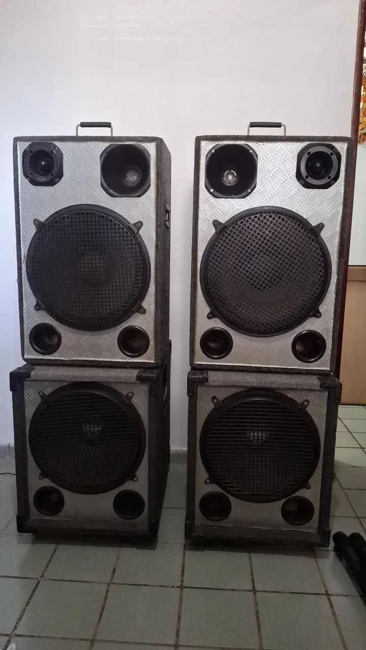 Caixas de som profissionais + módulo de potência + mesa novinhos. Mau ...