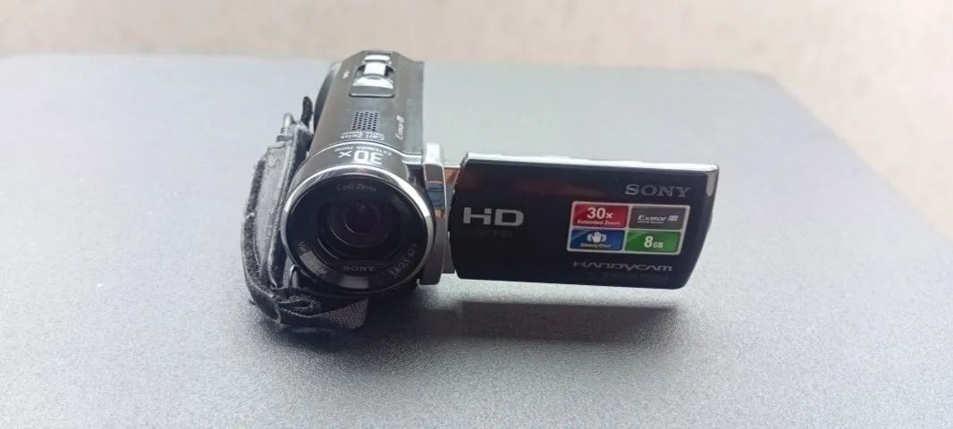 Filmadora Sony HDR-CX210 de alta definição, 5.3 MP, com zoom óptico de ...
