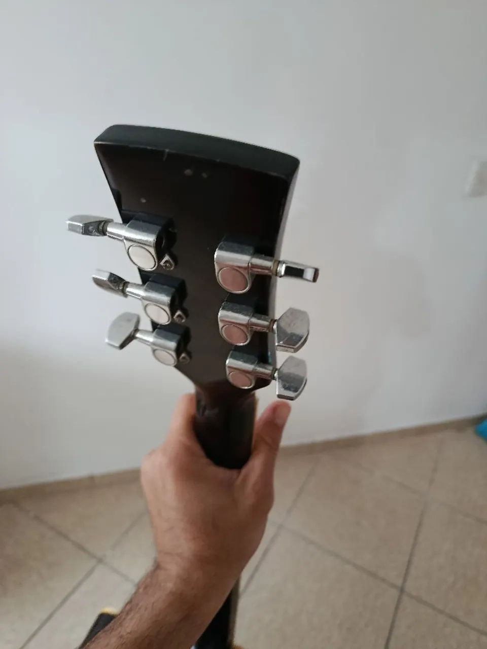 Vende-se um violão em estado de novo, com case! - Instrumentos musicais ...