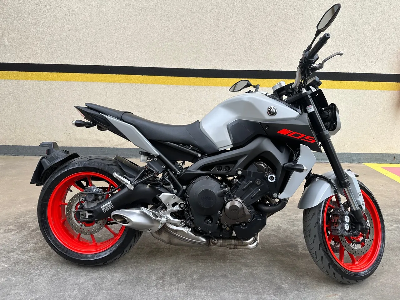 Motos YAMAHA MT-09 2020 no Brasil