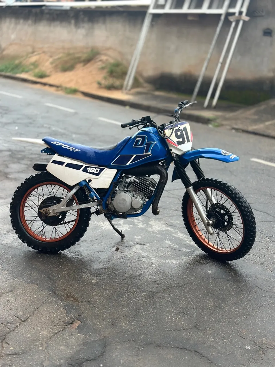 Motos YAMAHA DT no Brasil