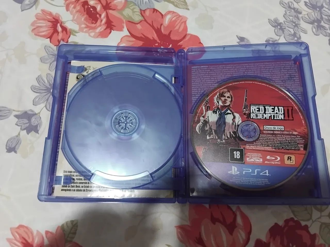 PS4 slim 1tb com 2 controles+red dead redeption 2 - Consoles de Vídeo ...