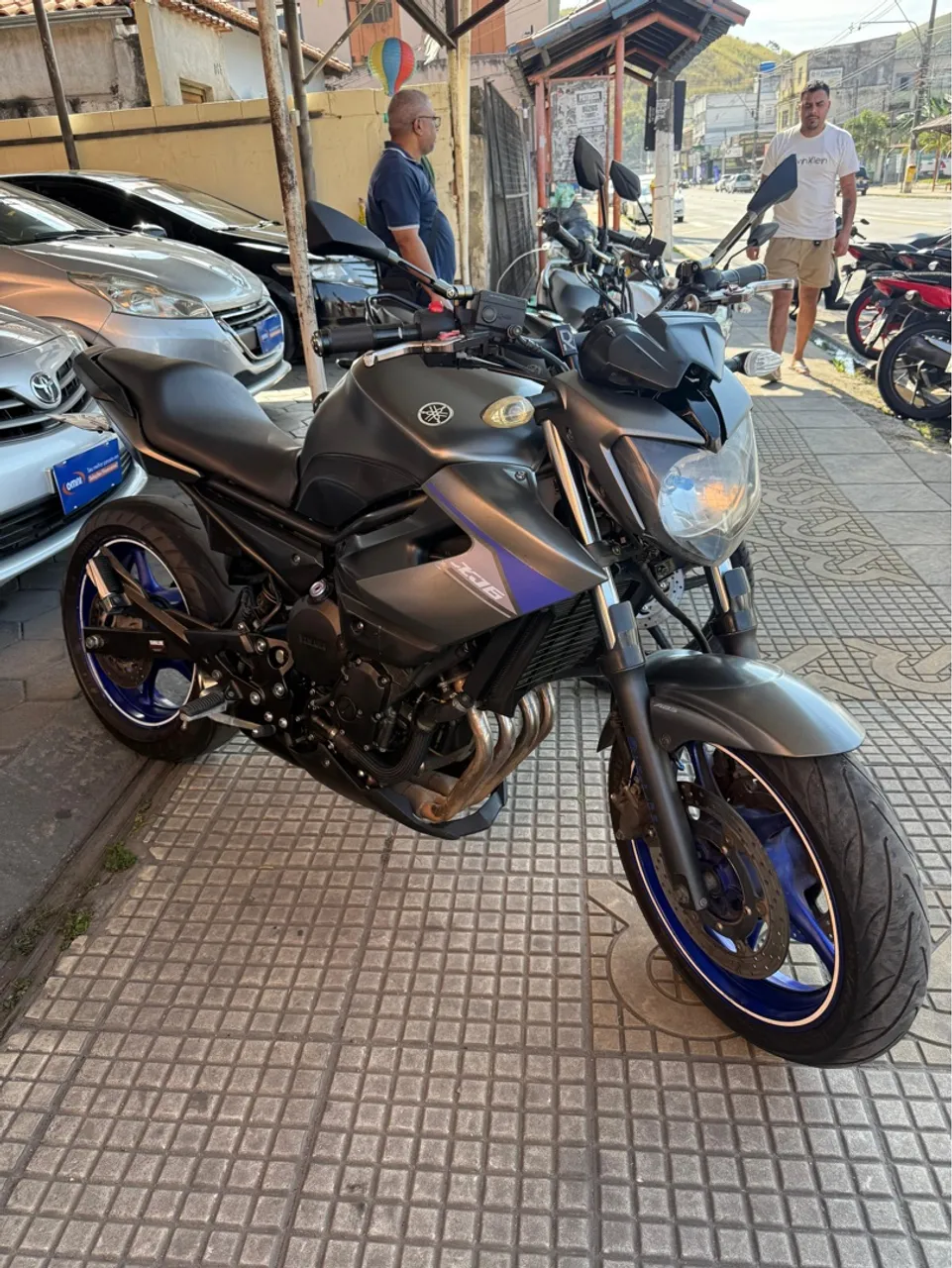 Motos Yamaha XJ6 no Brasil