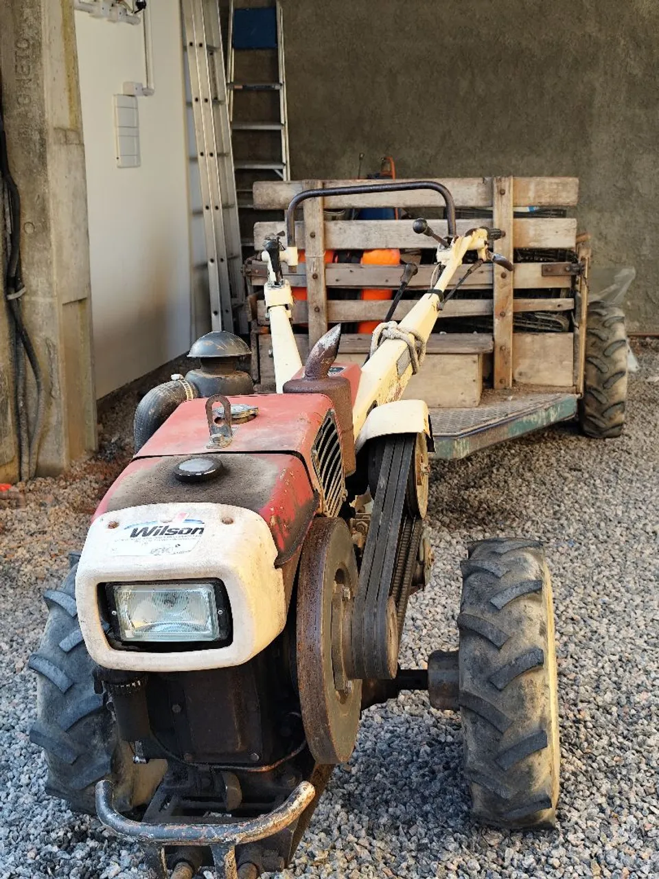 "trator pequeno" - Tratores e máquinas agrícolas no Brasil