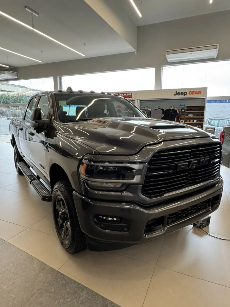 RAM 2500 LARAM. 6.7 NIGHT ED. TB CD 4X4 DIE Usados e Novos