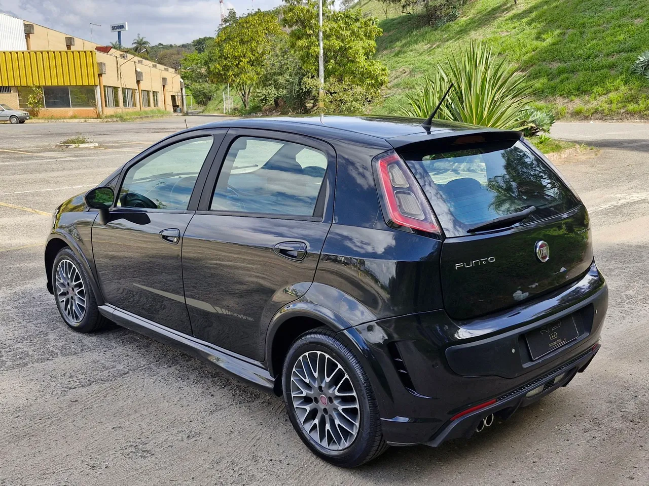 FIAT PUNTO BLACKMOTION 1.8 FLEX 16V 5P. Usados e Novos