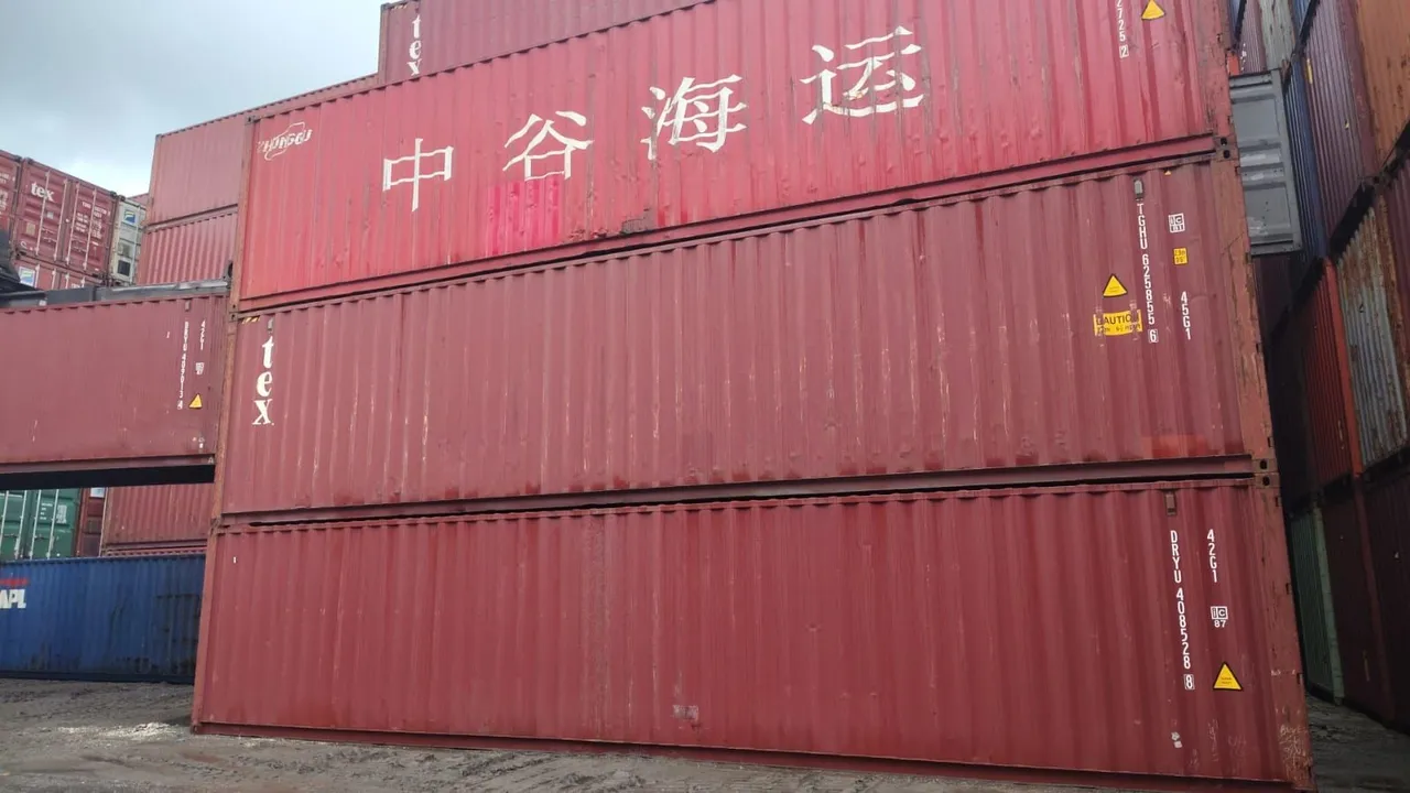 "container 20 pes" no Brasil