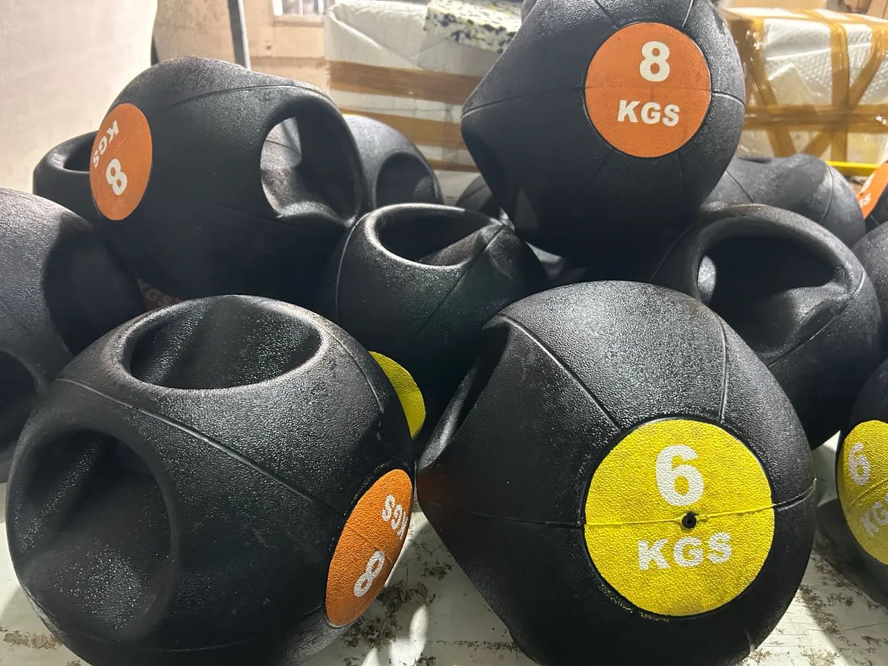 Medicine ball 1,2,5,6 kilos - Academia e Exercícios - Nossa Senhora da ...