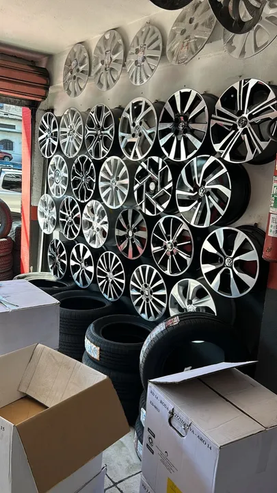 "rodas de carro" - Peças para carros, vans e utilitários no Brasil