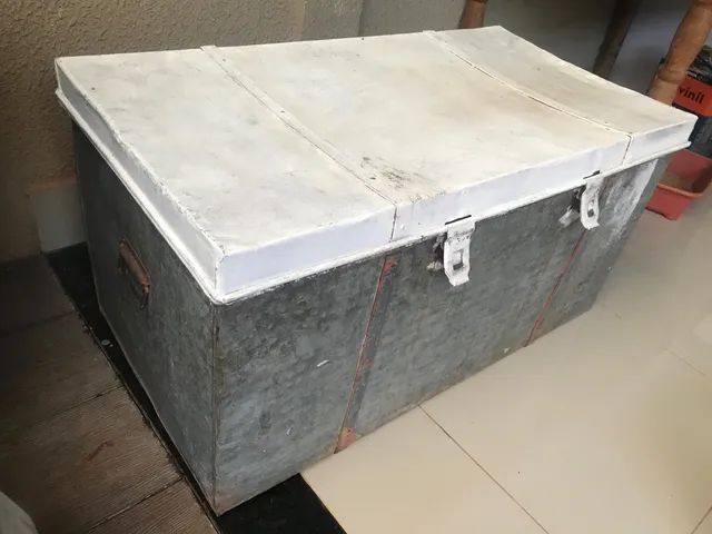 "bau metalico" no Brasil