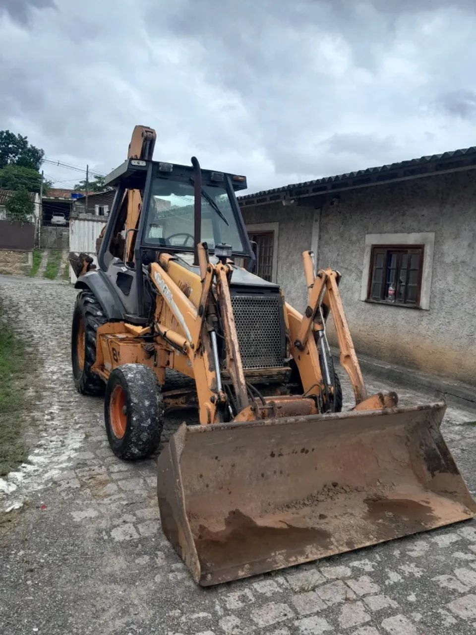 Case 580L Retroescavadeira - Tratores e máquinas agrícolas - Santa ...