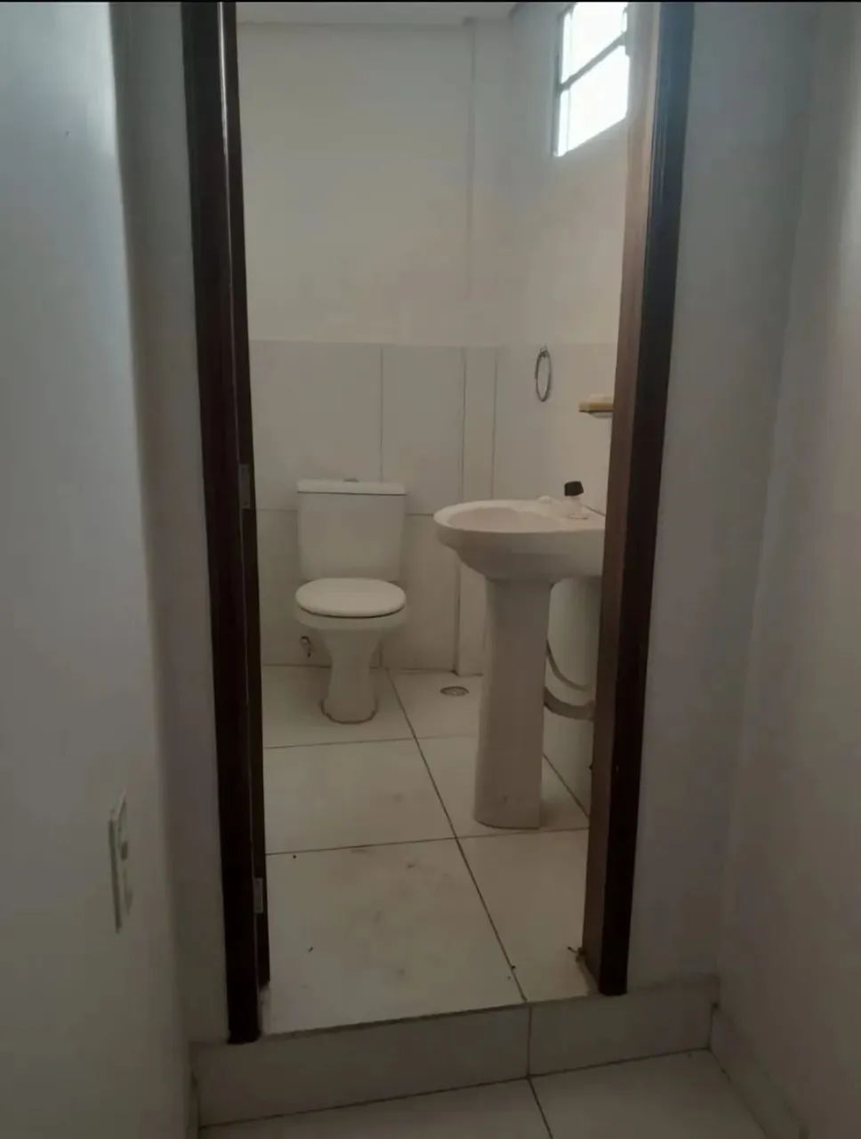 Prédio em Itacoatiara com 6 salas e 2 apartamentos residencial ...