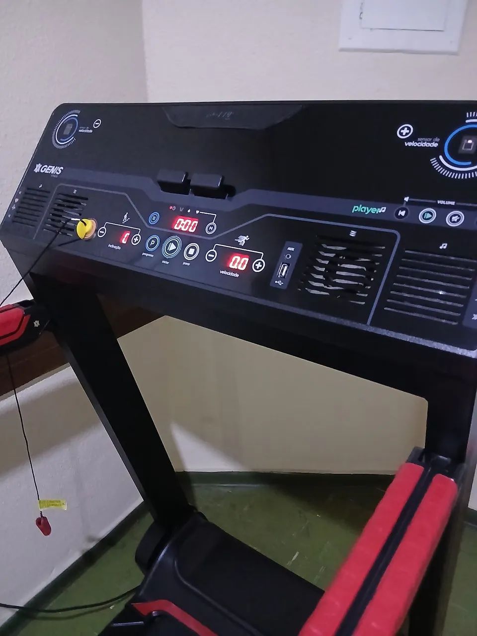 Esteira ergométrica genis muito nova - Academia e Exercícios ...