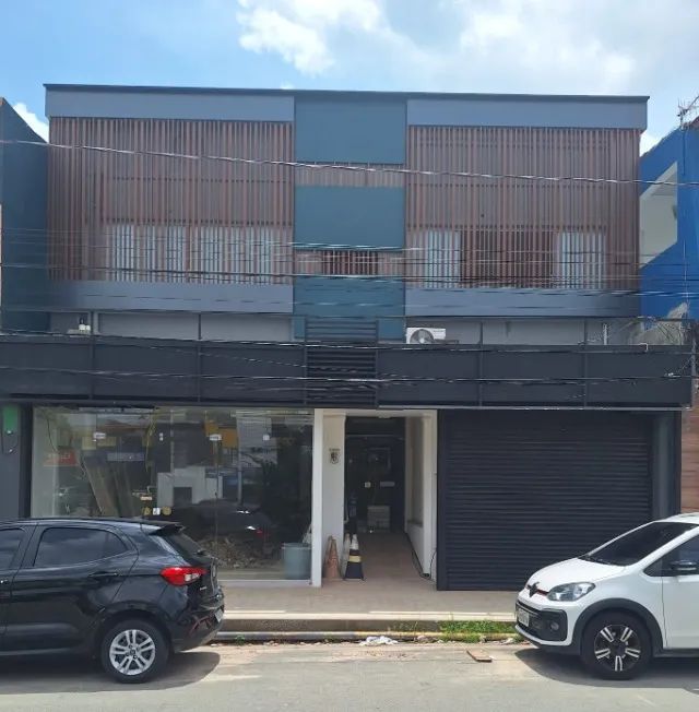 Prédio na av. Jerônimo de Albuquerque, Vinhais, com piso térreo e ...