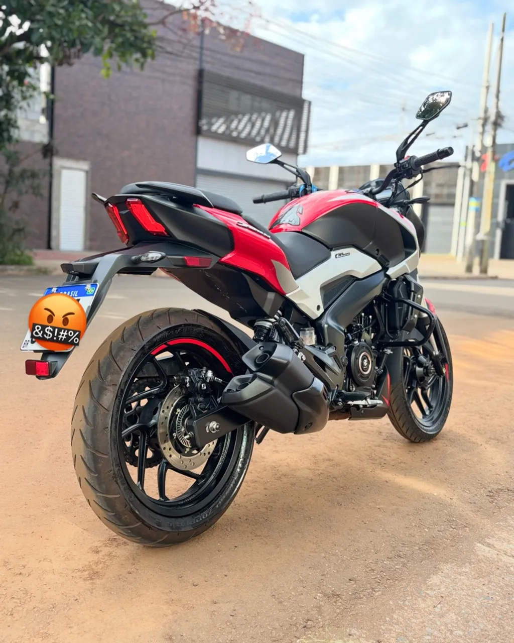 Motos BAJAJ DOMINAR 250 no Brasil