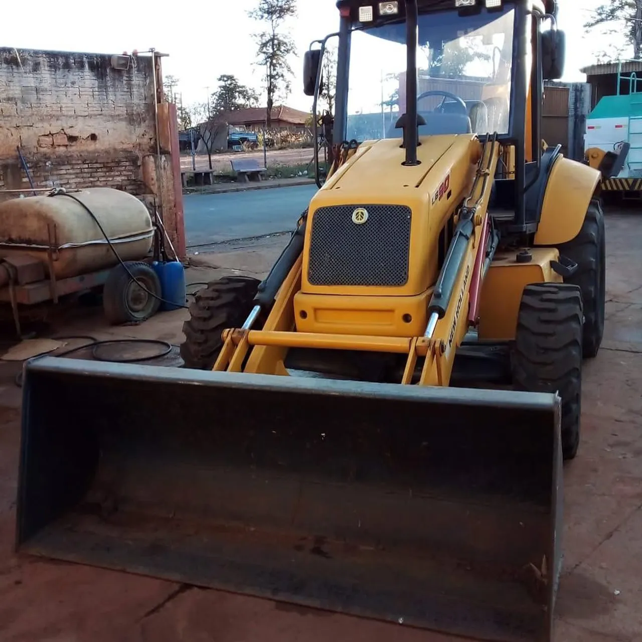 "retroescavadeira" - Máquinas pesadas para construção no Brasil