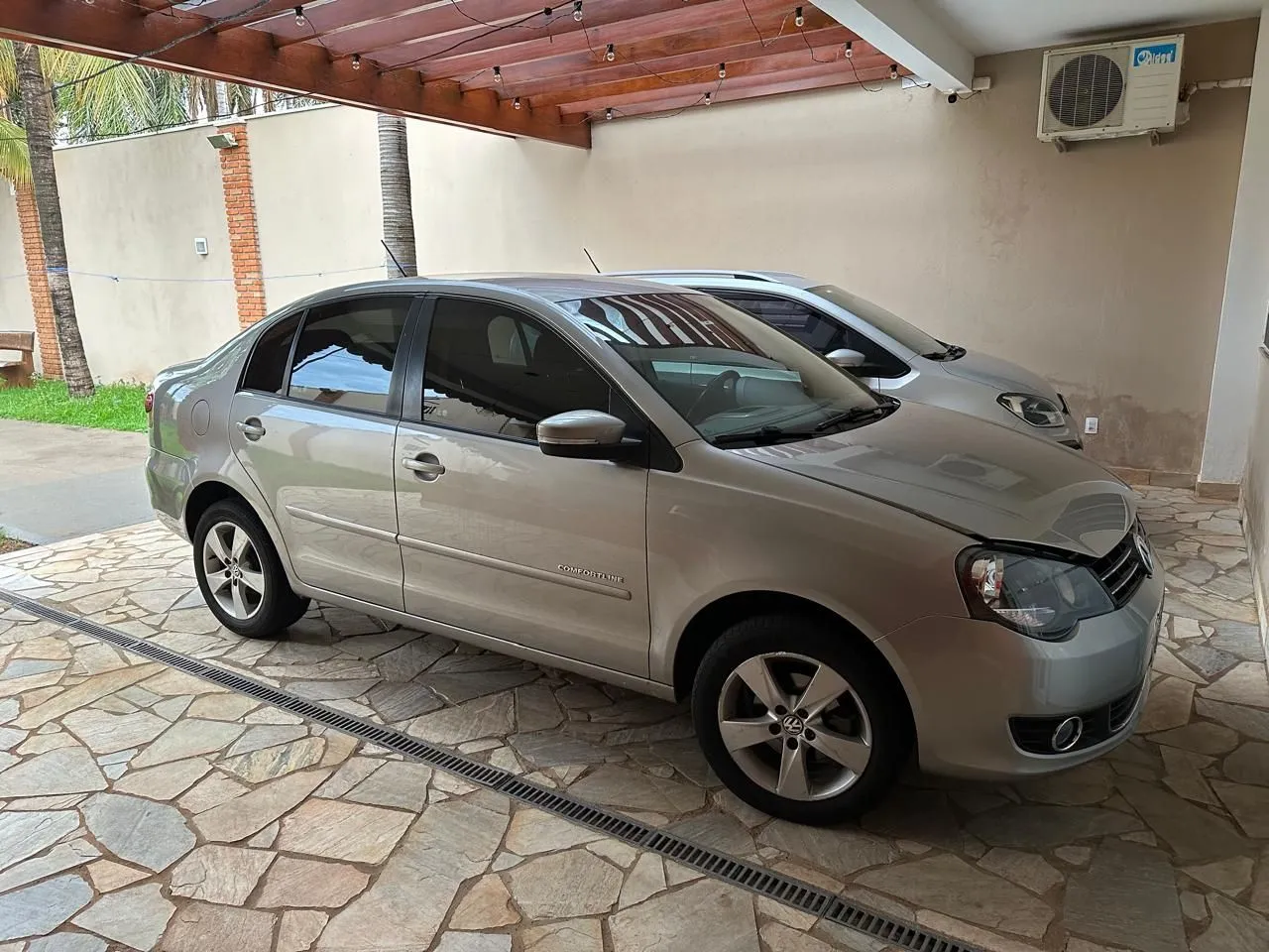 VOLKSWAGEN POLO 2015 Usados e Novos