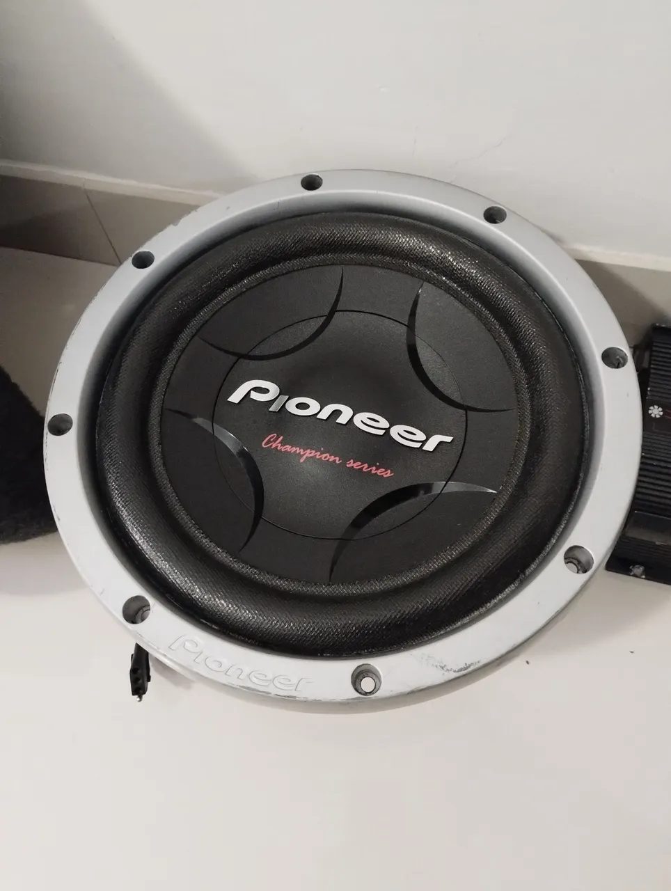"subwoofer pioneer cara preta" no Brasil