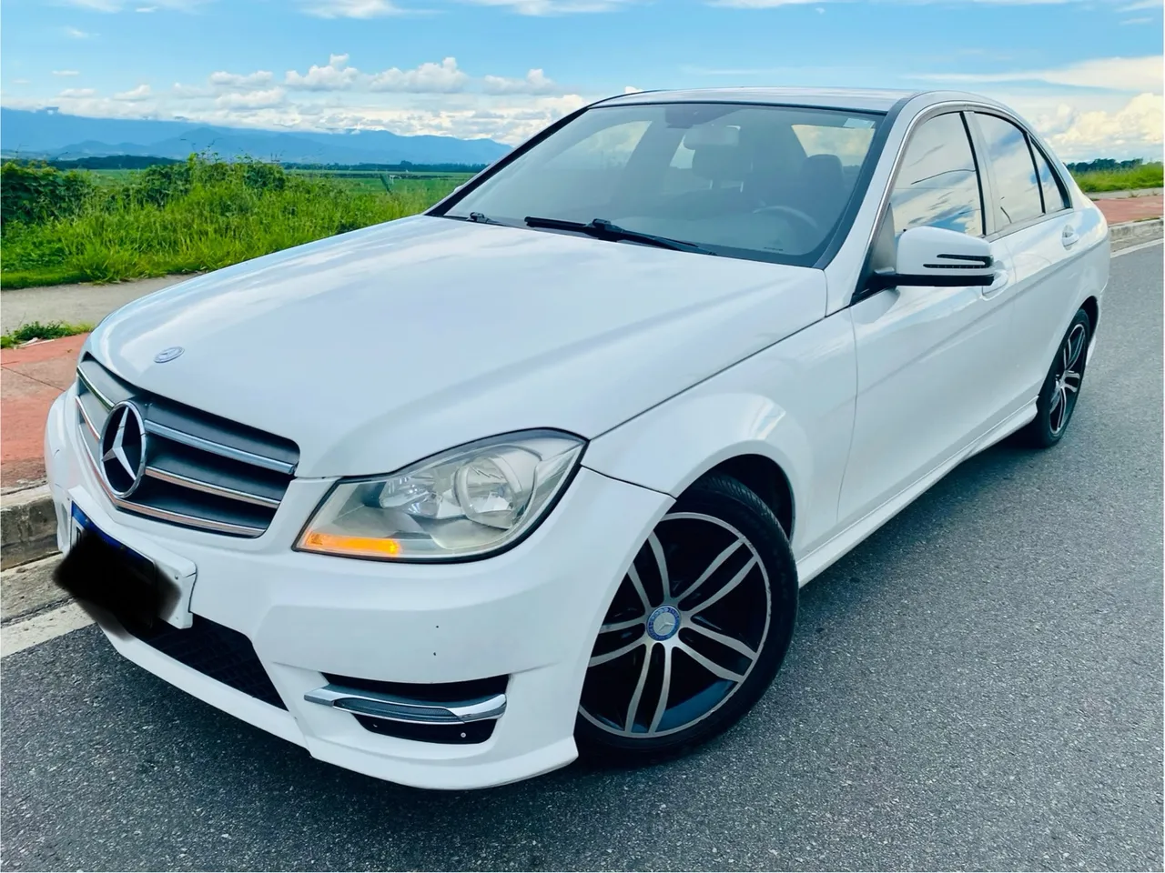 MERCEDES-BENZ C-180 Usados e Novos - Taubaté, SP