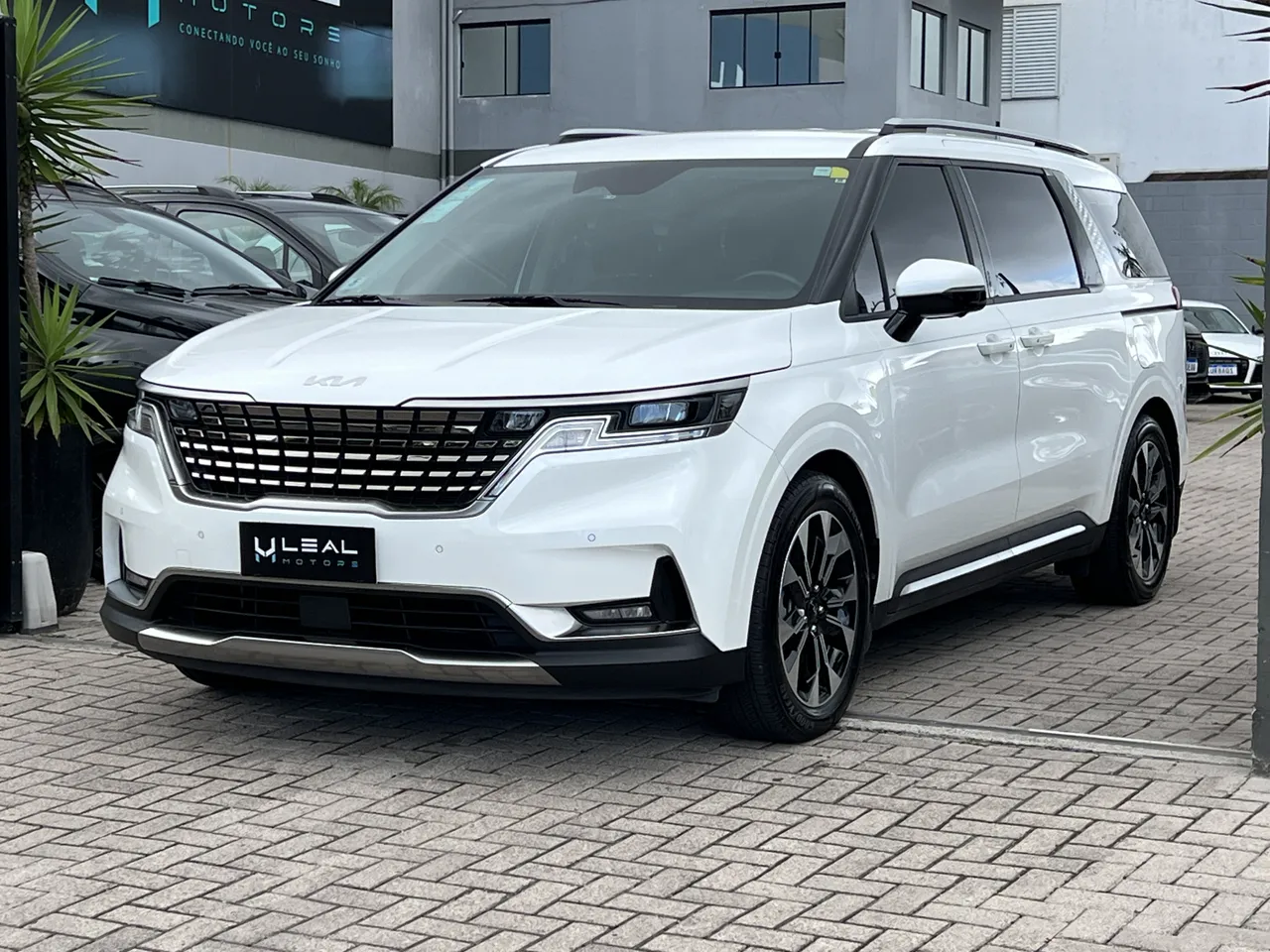 KIA MOTORS CARNIVAL Usados e Novos