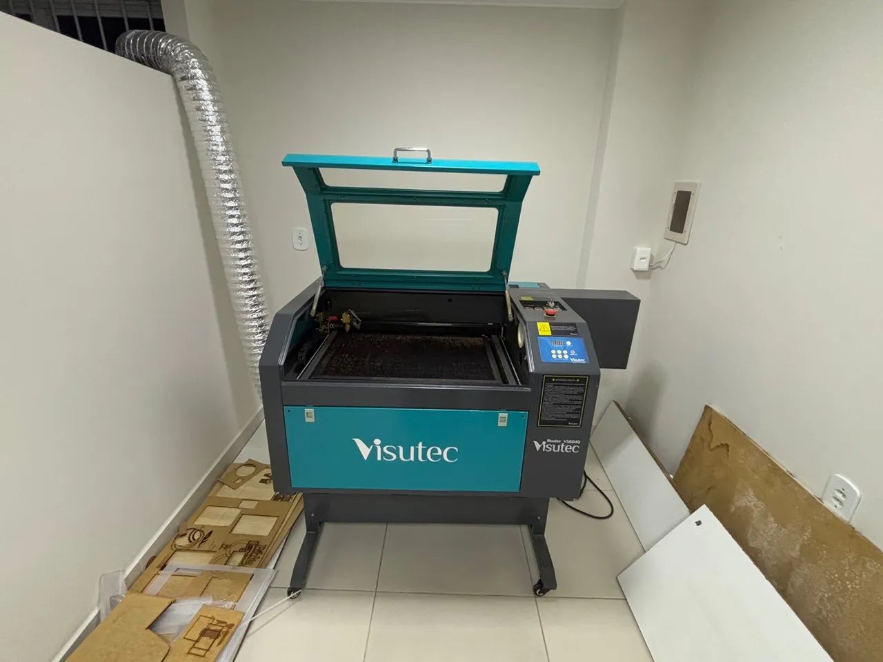 Máquina de Corte a Laser Visutec V1610 ( A NEGOCIAR) - Equipamentos ...