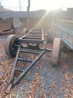 Carreta Chassi 4 rodas - Tratores e máquinas agrícolas - Centro ...