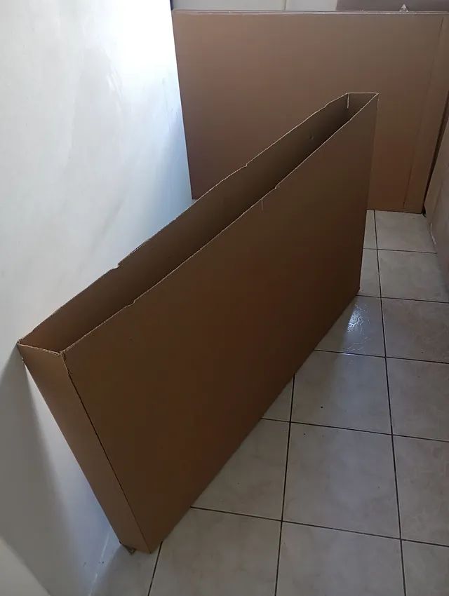 "tv de caixa de papelao" no Brasil