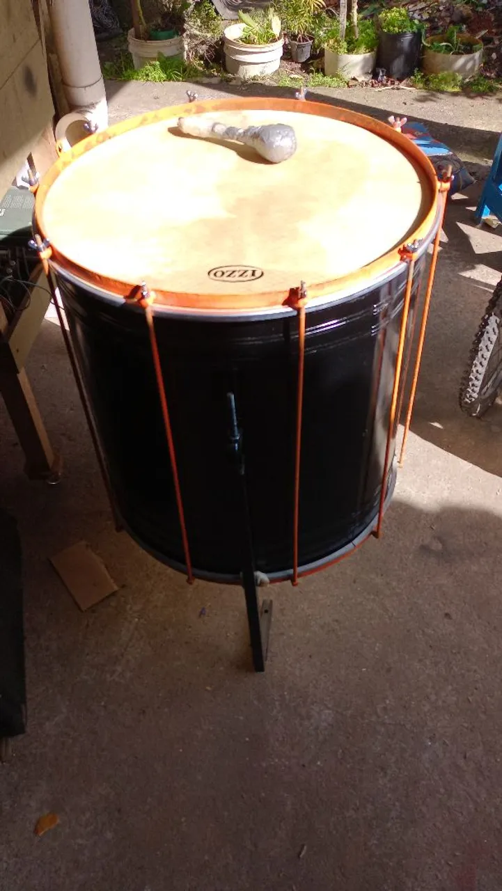 "instrumentos surdo" - Instrumentos musicais no Brasil