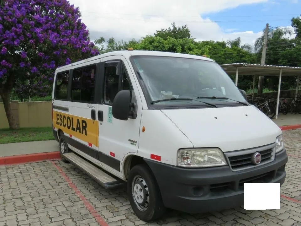 "carro escolar" - Carros Usados e Novos à venda