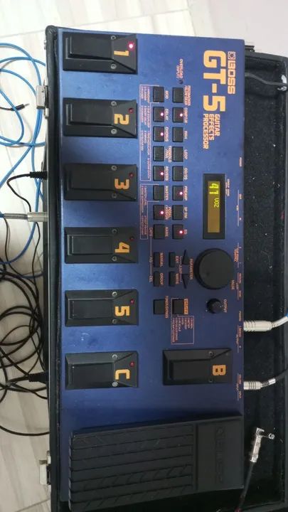 Guitarra e strato e pedaleira Boss gt5 - Instrumentos musicais - Atuba ...