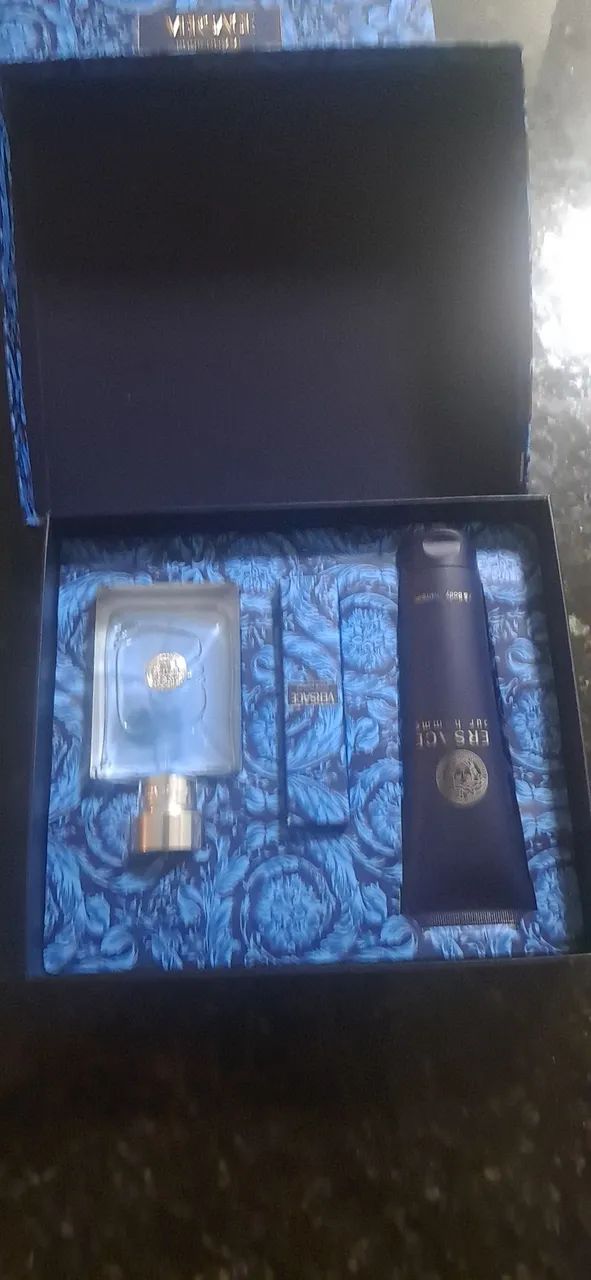 Versace Pour Homme EDT 100ml Masculino Aromático Família Fougère ...