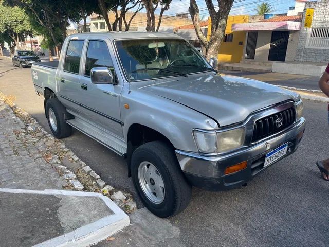 TOYOTA HILUX 2002 Usados e Novos