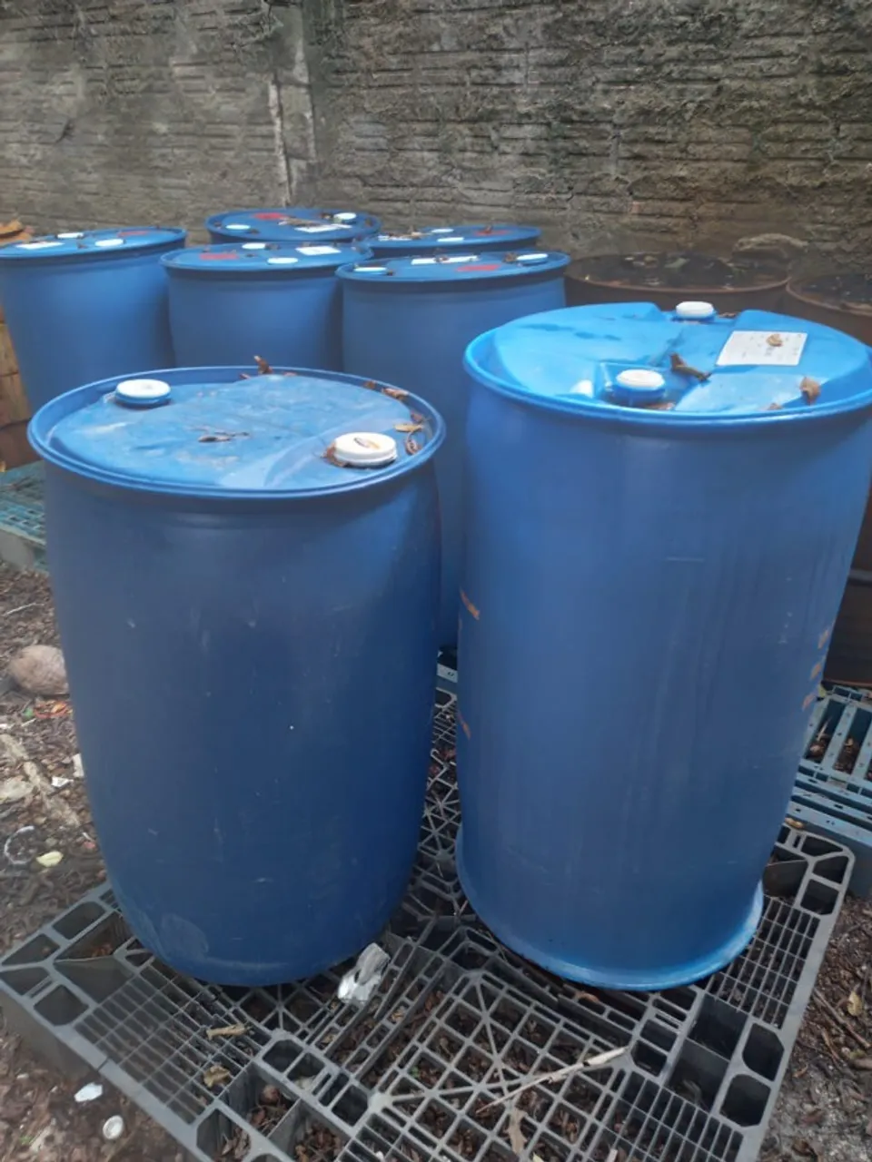"tambores de 200 litros" no Brasil