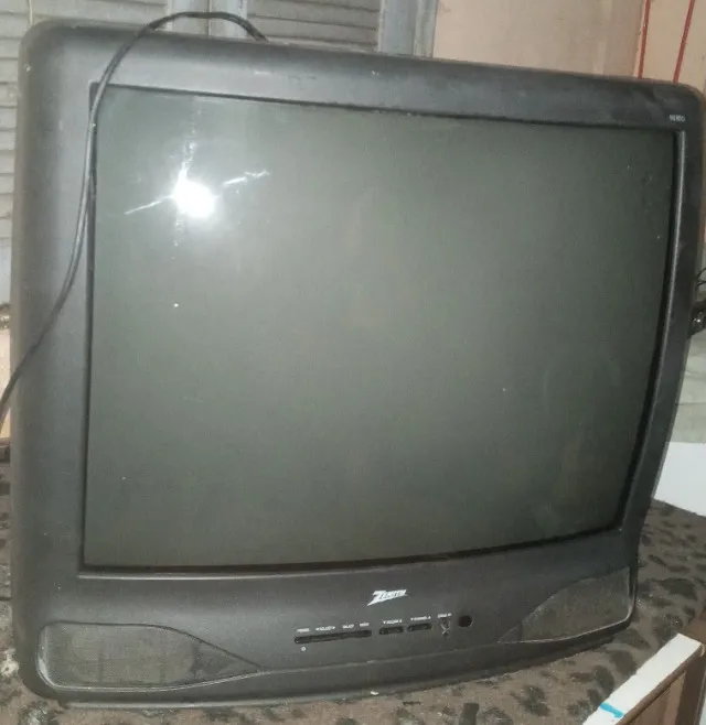 "tv de tubo" - TVs no Brasil