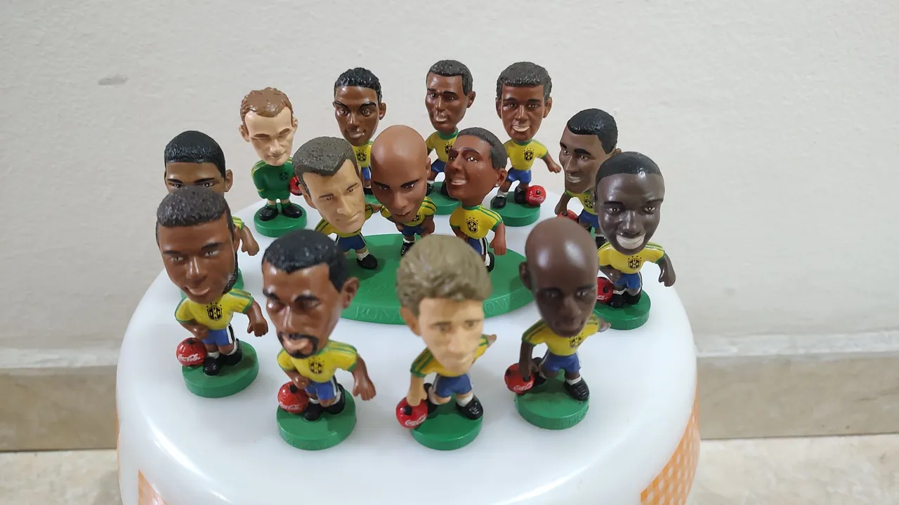 "mini craques" no Brasil