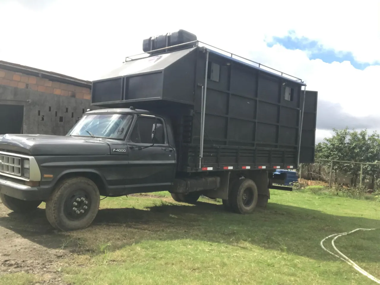 FORD F-4000 Usados e Novos