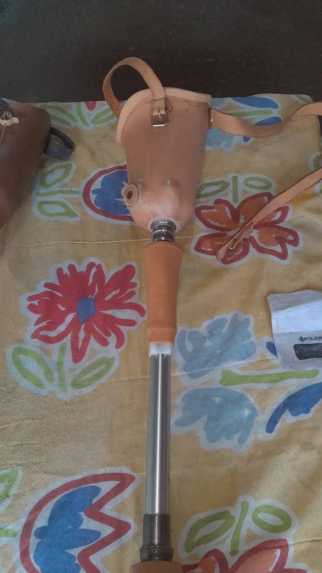 "protese perna esquerda" no Brasil