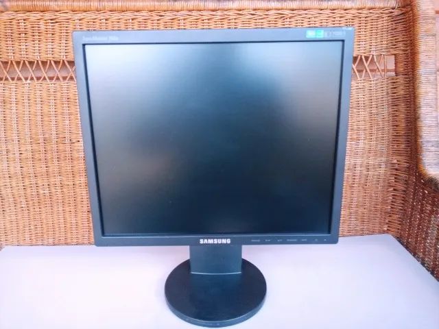 "monitor lcd samsung 17 polegadas" no Brasil