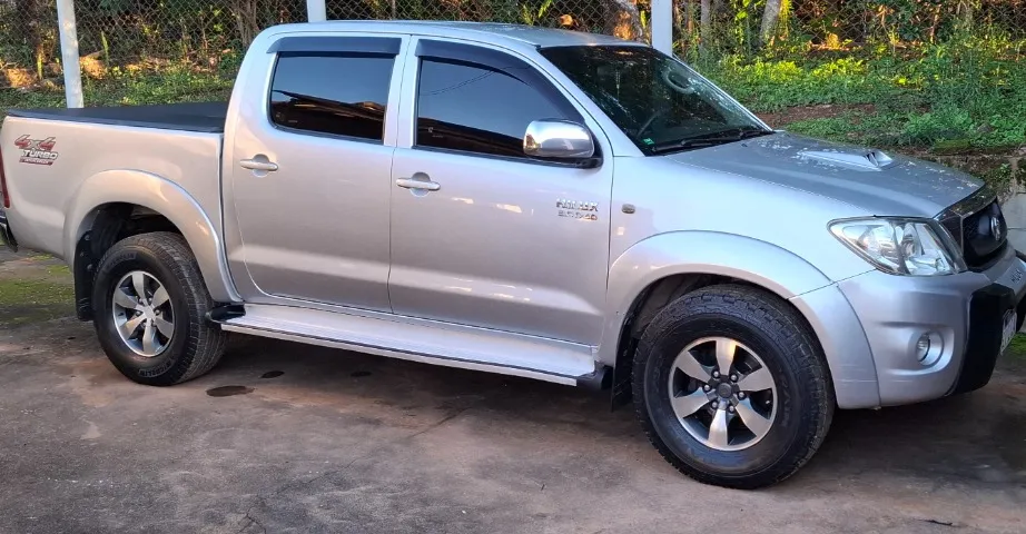 "toyota hilux 2010" - Carros Usados e Novos à venda