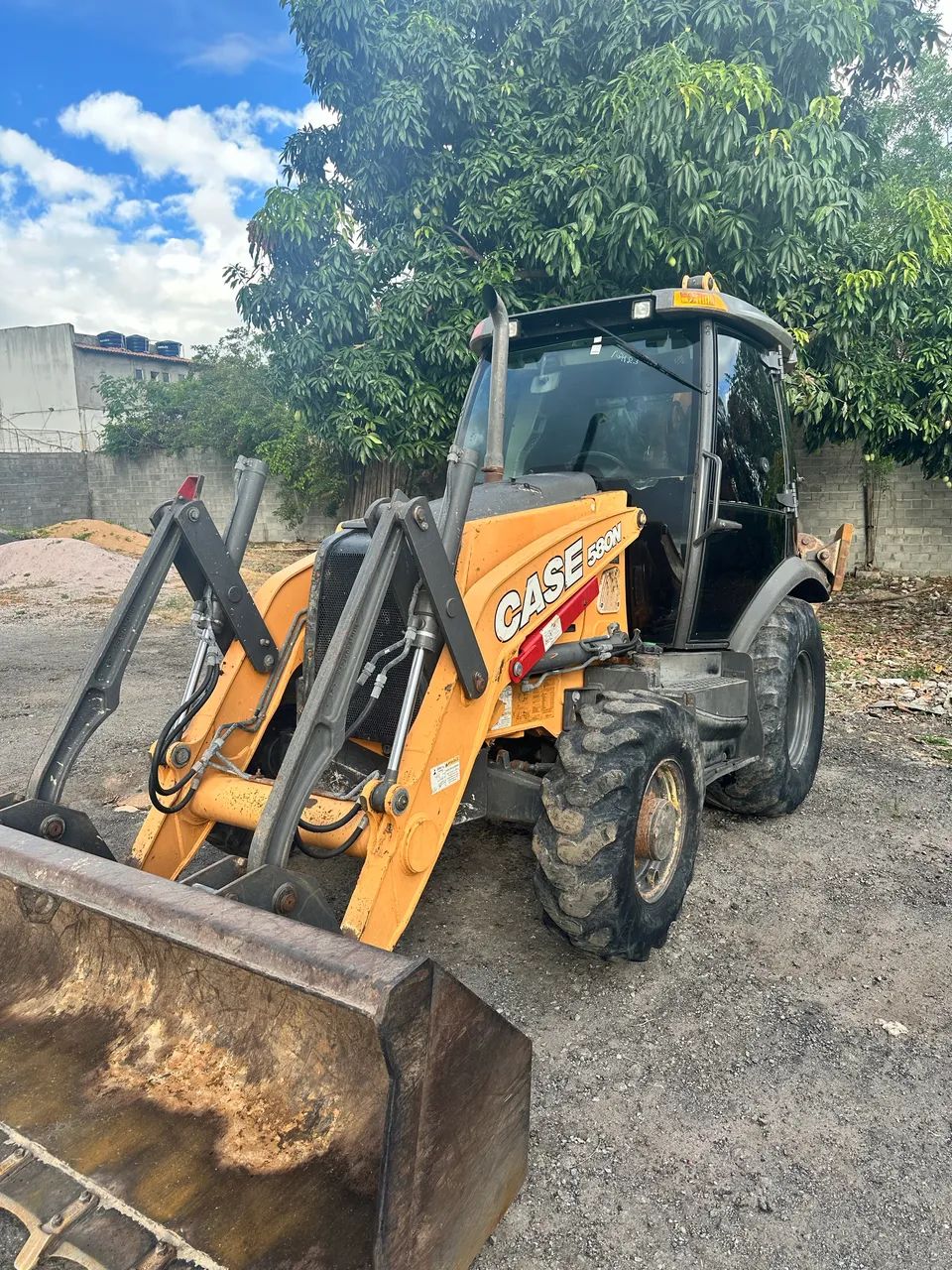 Retroescavadeira case 580 N ano 2022 - Tratores e máquinas agrícolas ...
