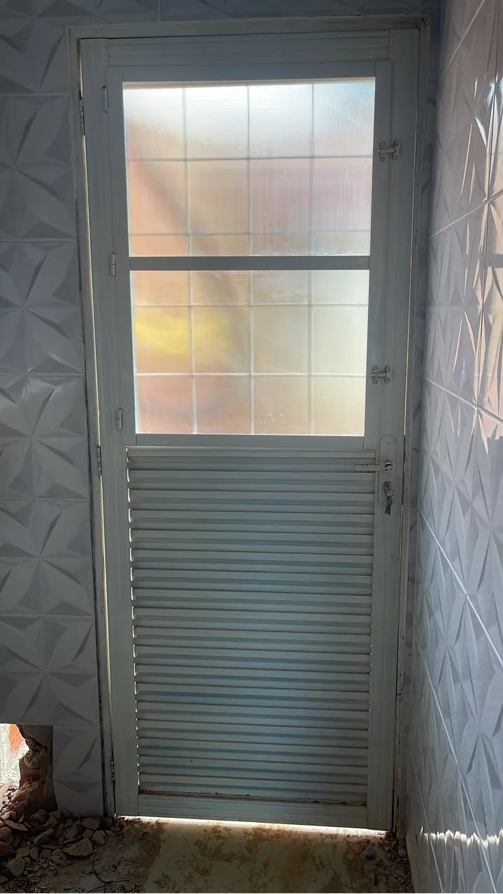 Vendo urgente , preço top pra levar tudo - Portas e Janelas - Ceilândia ...