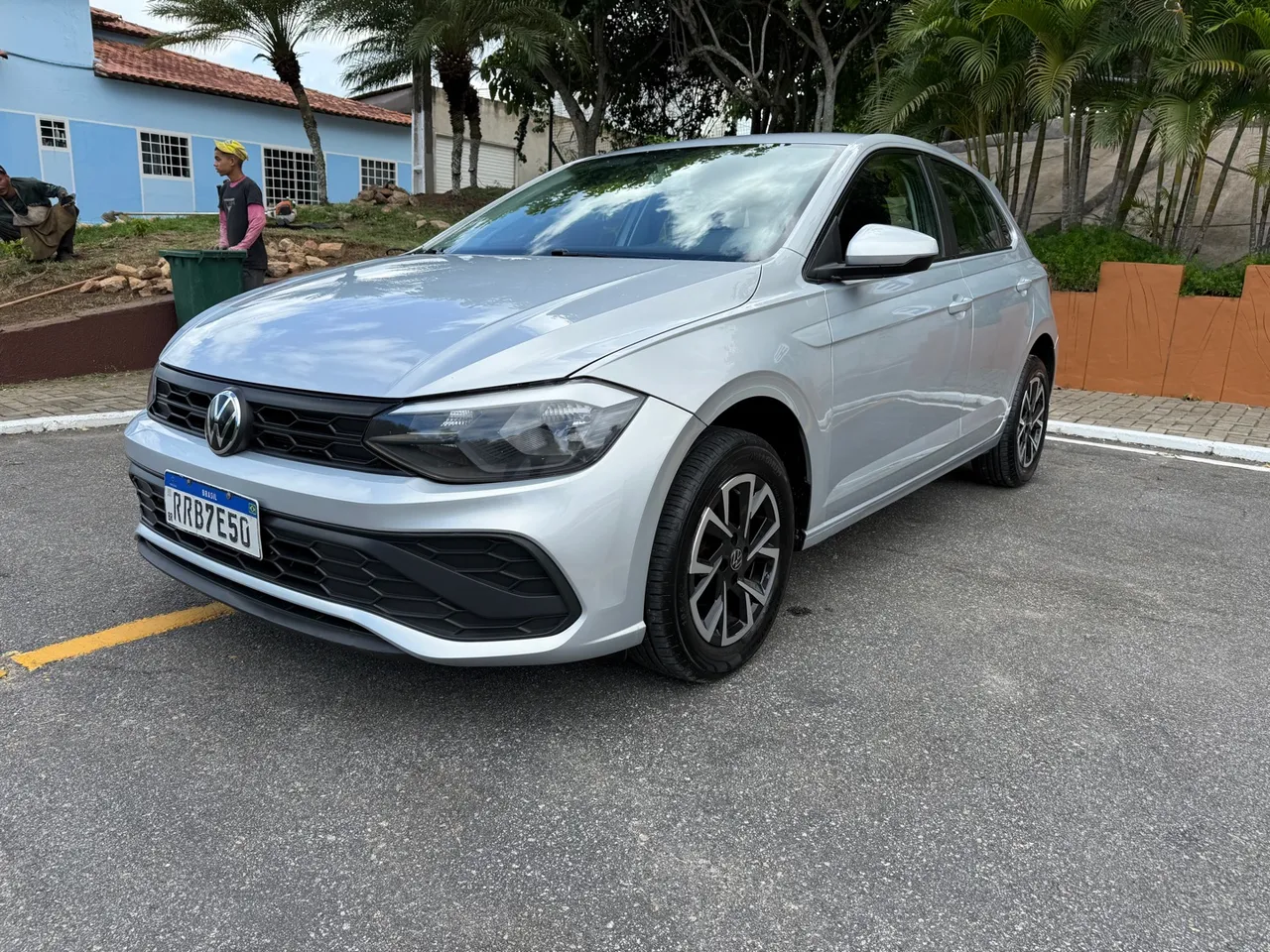 VOLKSWAGEN POLO TRACK FIRST EDITION 1.0 FLEX 12V 5P Usados e Novos