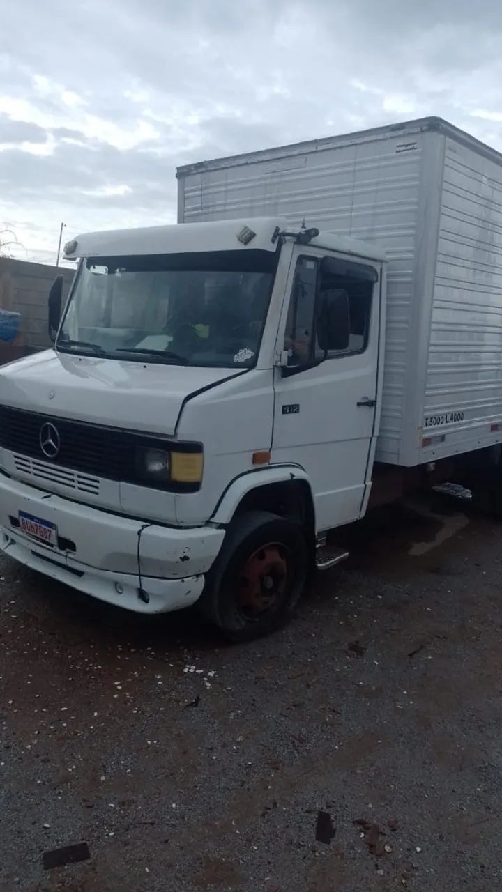 Caminhão Baú Mercedes-Benz 920 - Caminhões - Sarzedo 1390382001 | OLX