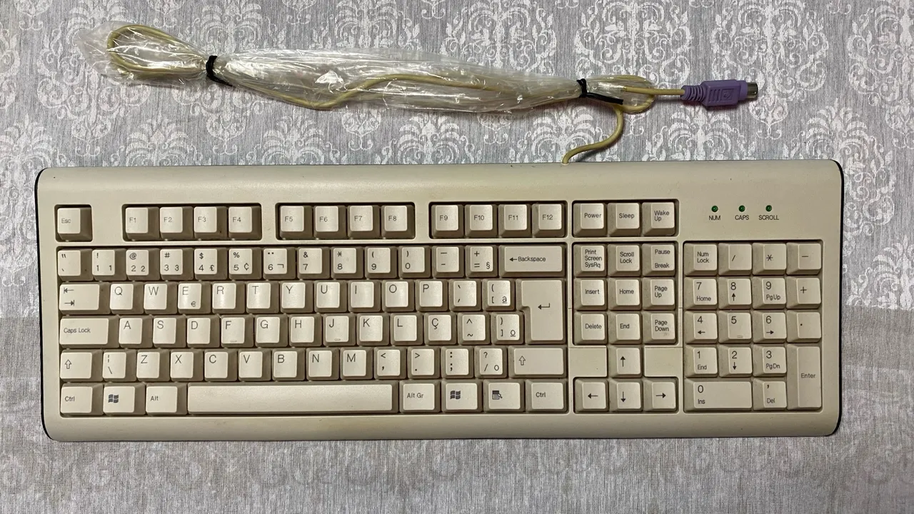 "teclado antigo" no Brasil