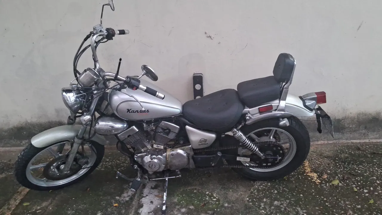Motos DAFRA KANSAS no Brasil