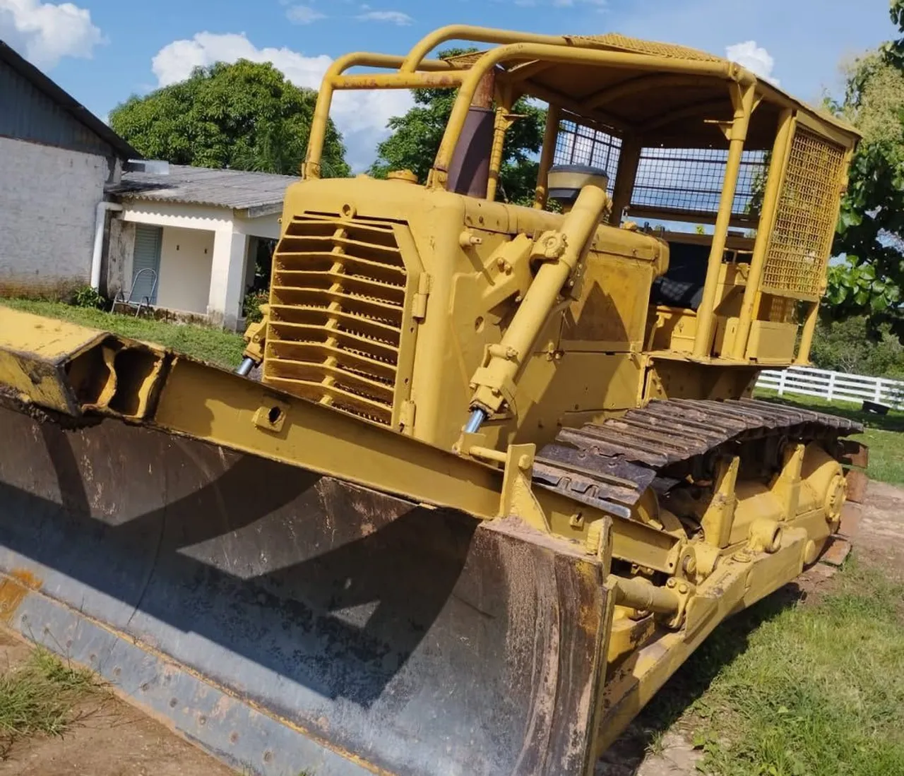 "trator d6" - Tratores e máquinas agrícolas no Brasil