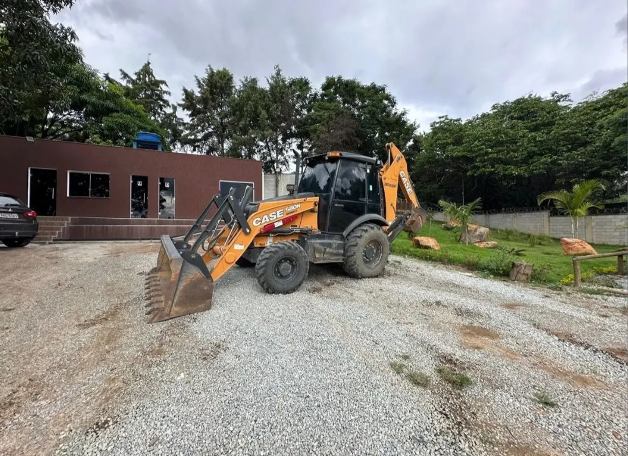 "retro escavdeira" no Brasil